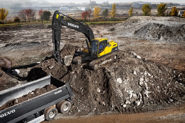 Volvo EC220DL | Crawler Excavator | Babcock International